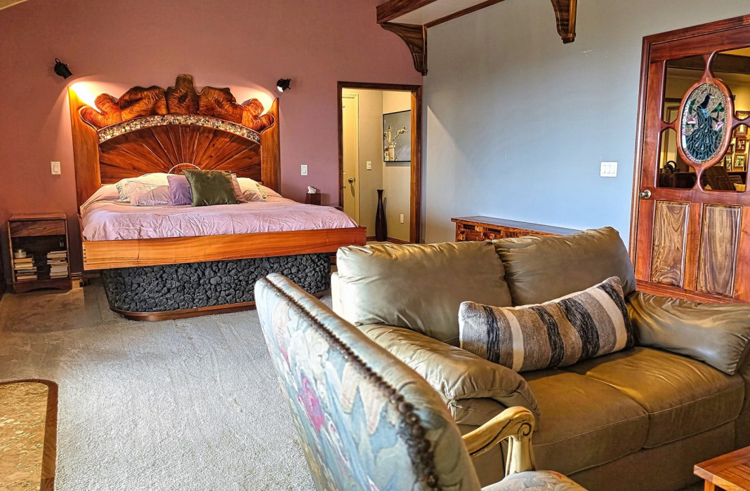 Luxury Hawaiian Home plus Pyramid Bungalow - Unique Properties