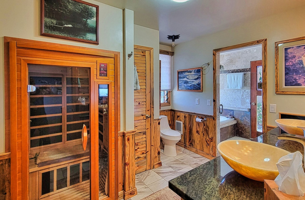 Luxury Hawaiian Home plus Pyramid Bungalow - Unique Properties